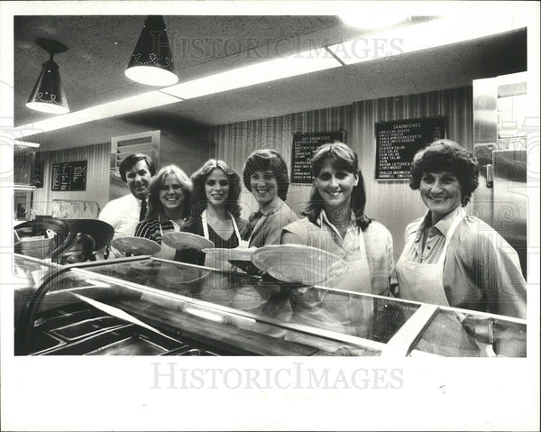 1979 Press Photo Patrick J.Corbett's family operated cafeteria ...