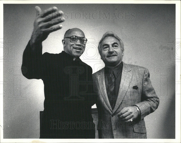 1987 Press Photo Father George Clements Car Dealer Nick Celozzi Painti ...