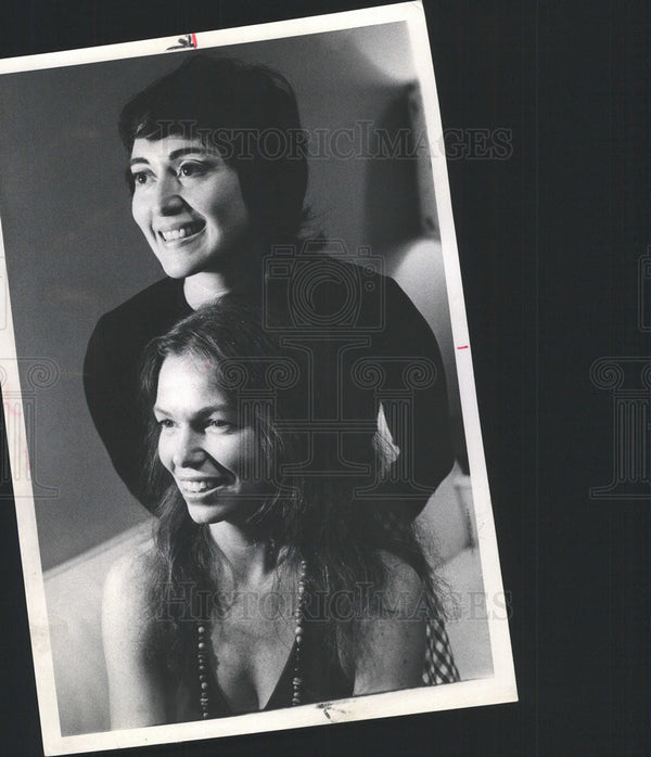 1971 Press Photo Nancy Ford & Gretchen Cryer - Historic Images