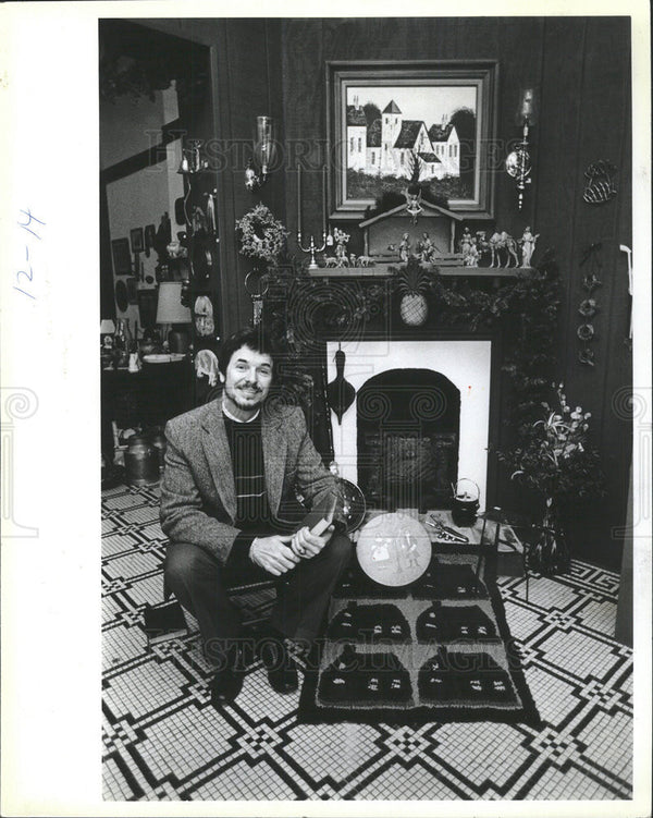 1994 Press Photo Bob Barley American Interior Designer Housing Decorat ...