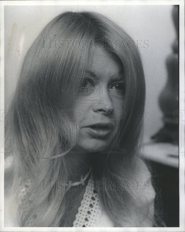 1975 Press Photo Author Ellen Peck Funny Thing Happened Pat O'Brien ...