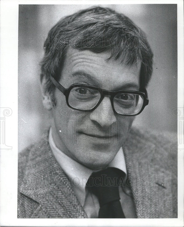 1977 Press Photo Candid Pix Richard Selzer Author Mortal Lessens Barba ...