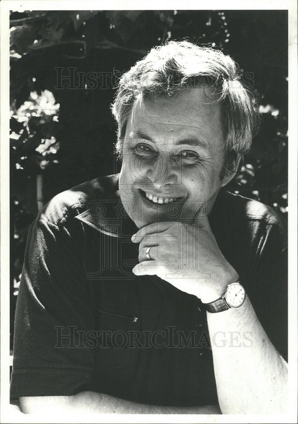 Press Photo Peter Roesch Biba Joke About Architect Fashion Model ...