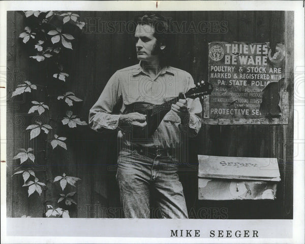 1976 Press Photo Recording Artist Mike Seger - Historic Images