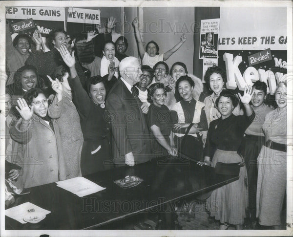 1955 Press Photo Chicago Mayor Martin Kennelly at Campaign headquarter ...