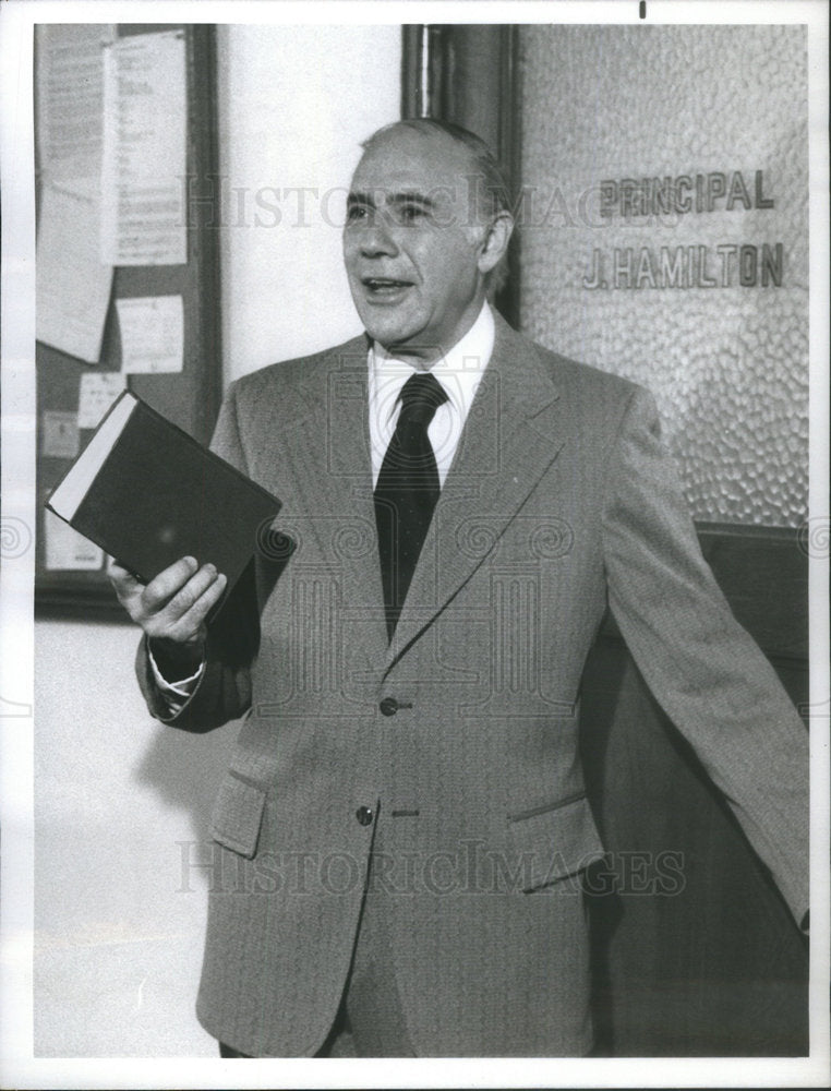 1975 Veteran actor John Randolph stars in "Lucas Tanner" - Historic Images