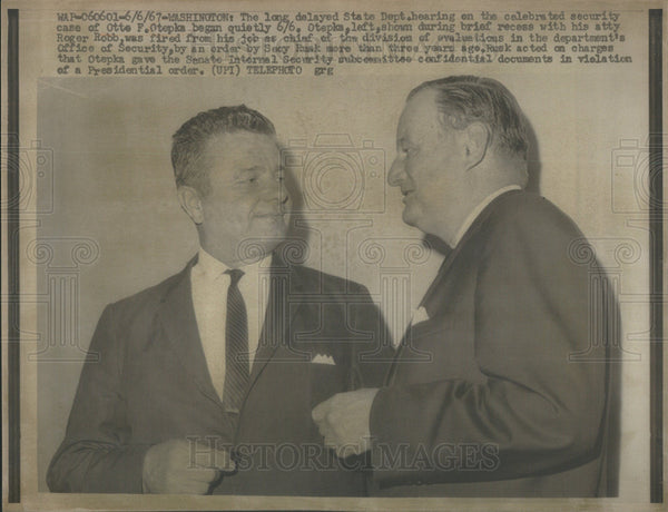 1967 Otte Otepka conferring with his lawyer Atty. Roger Robb during ...