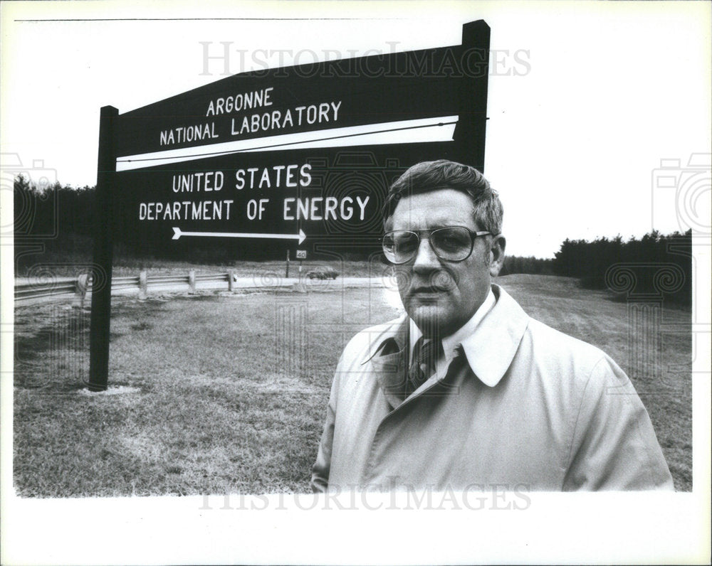1985 Fred Owens running for office in Orland Park stands in front of ...
