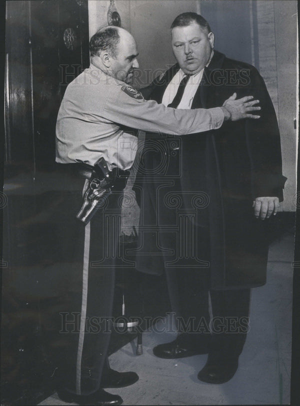 1967 Joseph Matusek, Father Of One Of The Slain Nurses, Is Searched ...