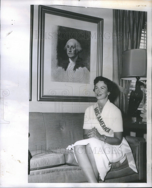 1960 MrsAmerica, Winner Mrs Rosemary Murphy - Historic Images
