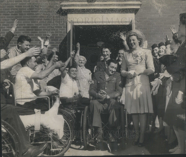 1946 Sgt George Nason and his bride Barbara Reeve - Historic Images