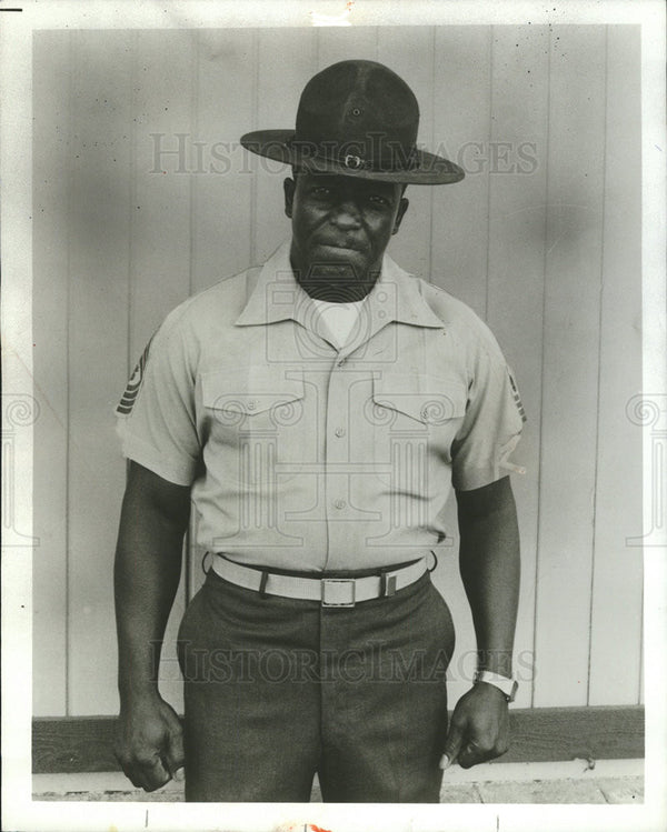 1984 Press Photo Bill Dowler Promotes His Armed Forces Work-Out Video ...