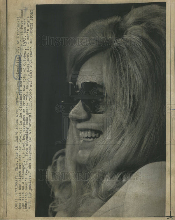 1974 Press Photo Sharon McLaughlin Blind Reds Fan - Historic Images