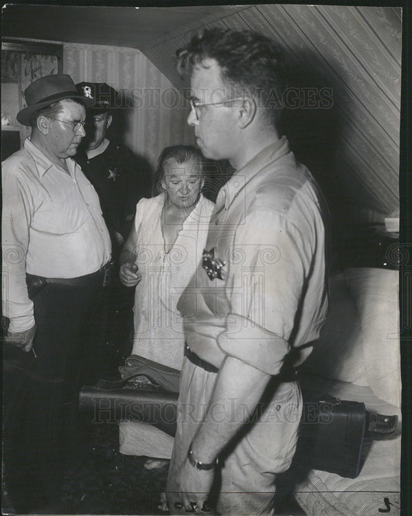 1948 Press Photo Lt J.E Clegg, Howard Heinen,arresting Jerry Malek ...