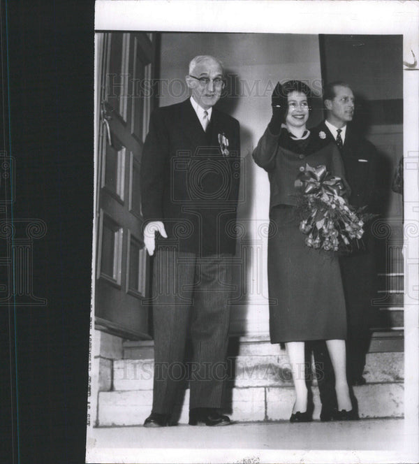 1957 Press Photo QUEEN ELIZABETH MONARCH HULL MAYOR THOMAS - Historic ...