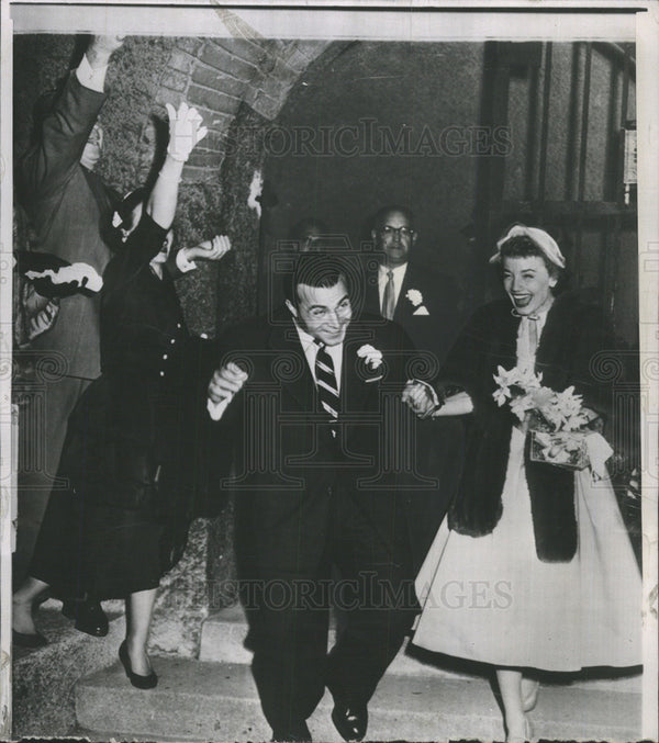 1952 Press Photo of Janet Blair and Nick Mayo wedding day - Historic Images