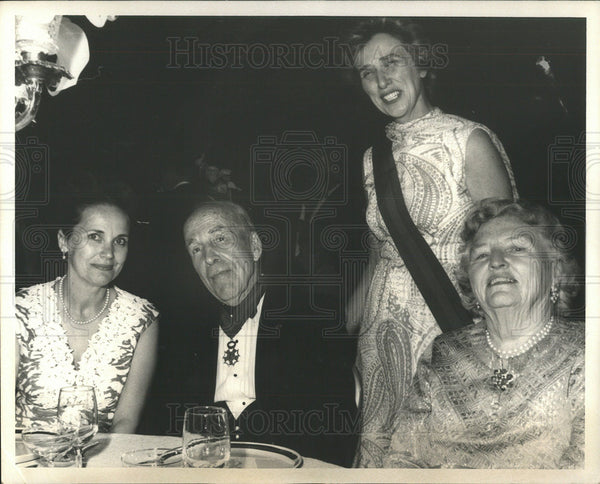 1971 Press Photo Mrs. Stephen Reed Oregon Richard Ogilvie Lincoln Acad ...