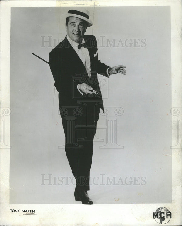 1965 Press Photo Tony Martin American Actor Singer In Empire Room ...