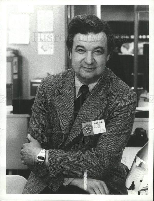 1977 Press Photo Richard B Shull in "Holmes and Yoyo" - Historic Images