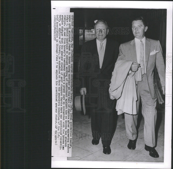 1957 Press Photo Ed Lowrey and Atty James E. Burns - Historic Images