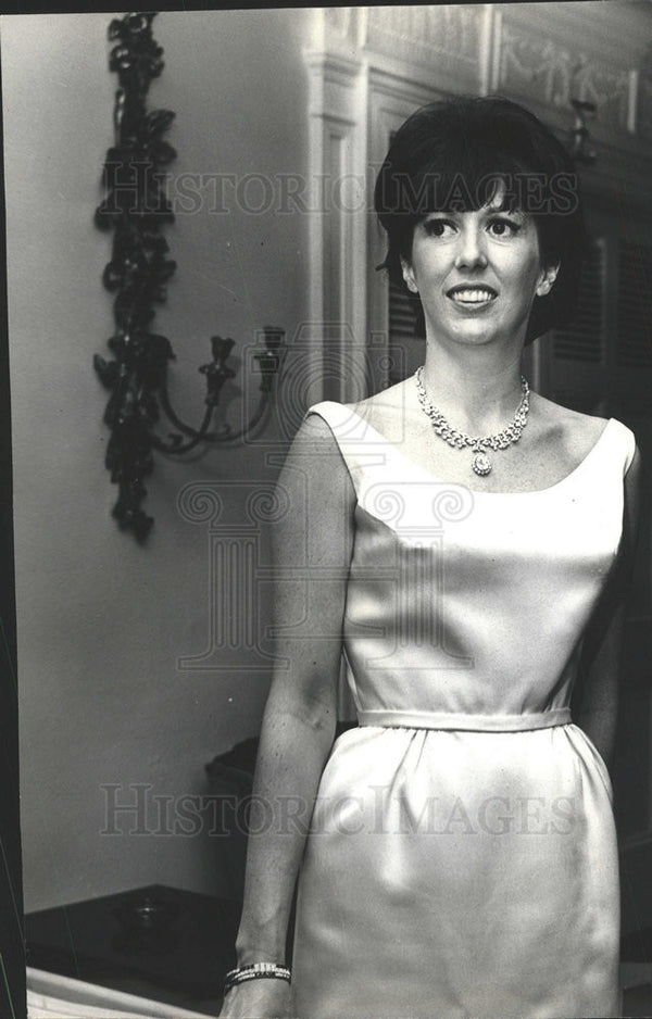 1965 Press Photo Mrs Richard Needham - Historic Images