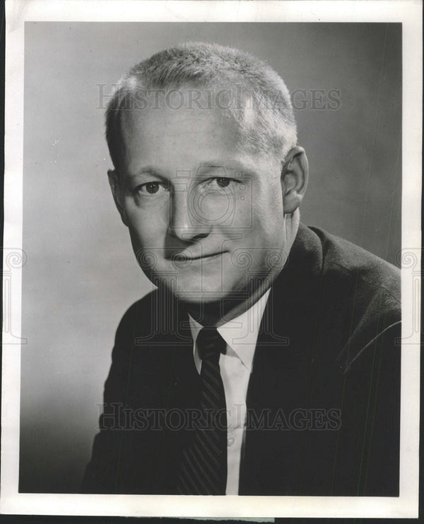 1958 Press Photo of Richard H. Needham, vp of Needham, Louis & Brorby ...