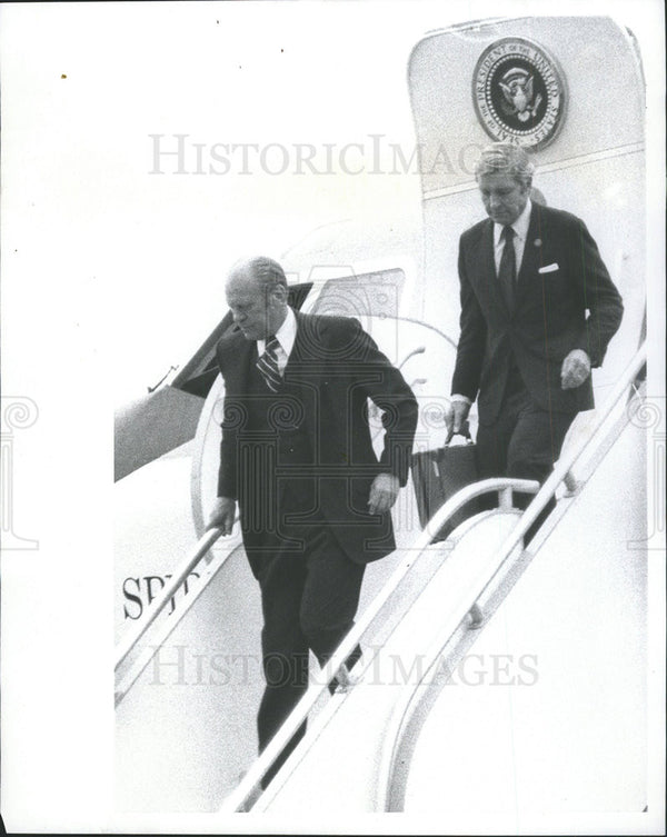 1975 Press Photo President Ford & Senator Charles Percy Leave "Spirit ...