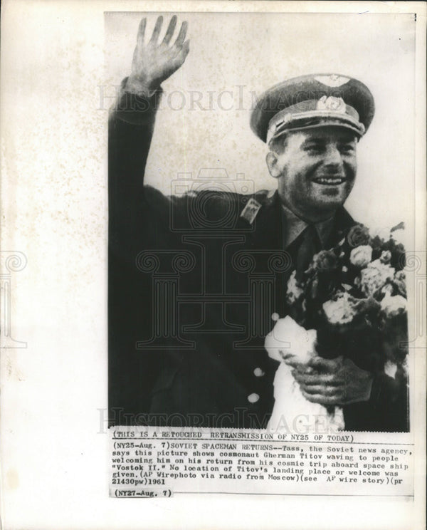 1961 Press Photo Cosmonaut Gherman Titov waving to crowd after return ...