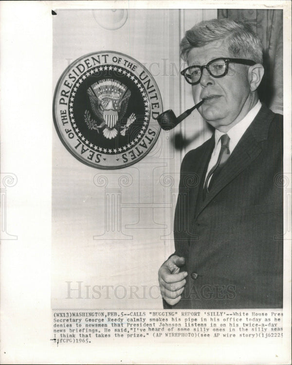 1965 Press Photo White House Press Secretary George Reedy smokes pipe ...