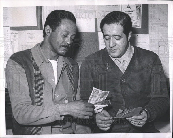 1971 Press Photo David Maze Tavern owner arrest - Historic Images