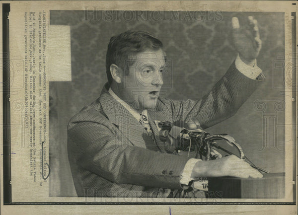 1973 Press Photo Gov Linwood Holton of Virginia - Historic Images