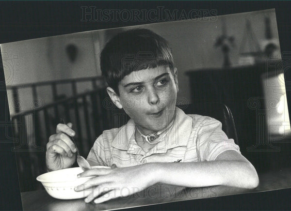 1984 Press Photo Michael Striegel Swallowed Lye Fed Thru Tube ...