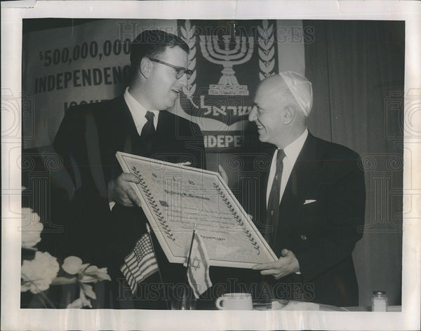 1953 Press Photo Amb Abba Eban Israel Gives Honor Scroll to Sydney Gro ...