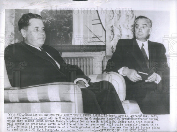 1955 Press Photo Prof Kyrill Ogorodnikov, Leonid Sedov, Russian Embasy ...