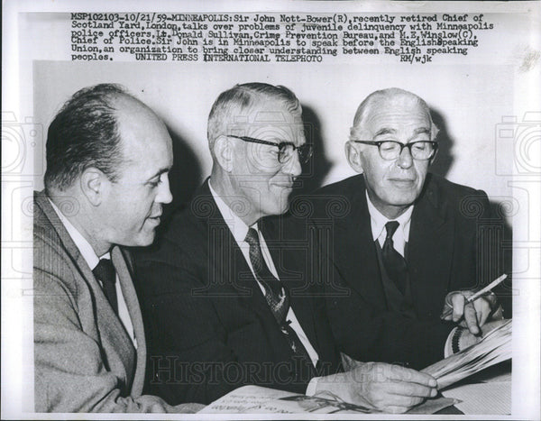 1959 Press Photo Sir John Nott-Bower Chief Scotland Yard Lt. Donald Su ...