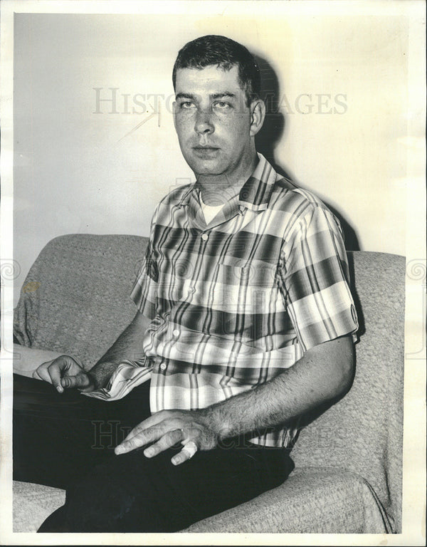 1964 Press Photo Patrolman Police Officer Timothy Nolan Attacked Chica ...