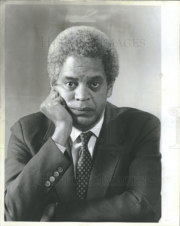 1982 Press Photo Author Roger Wilkins, A Man's Life - Historic Images