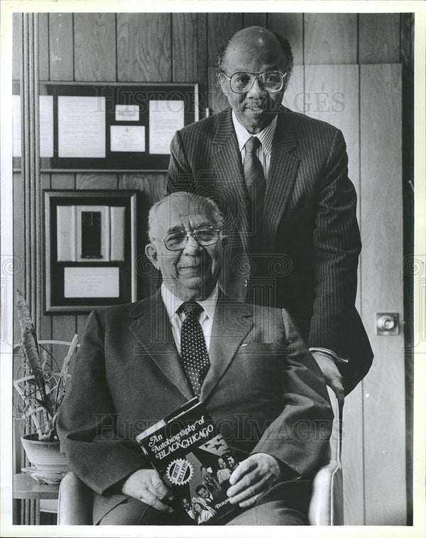 1987 Press Photo Ralph Meade Sr. with Dempsey Travis, in Chicago ...
