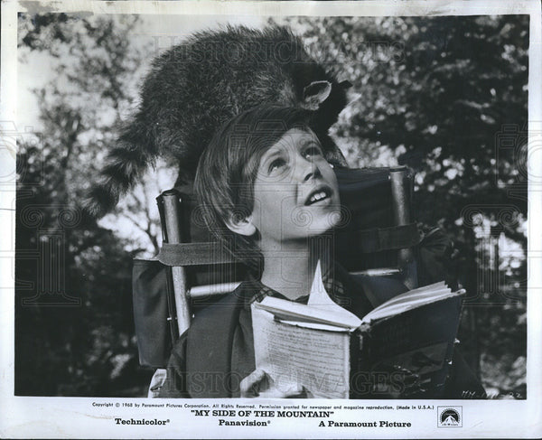 1969 Press Photo Ted Eccles Reads Book In My Side Of The Mountain Shot ...