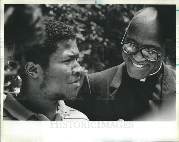 1984 Press Photo Father George Clements Takes Custody Of Robber Anthon ...