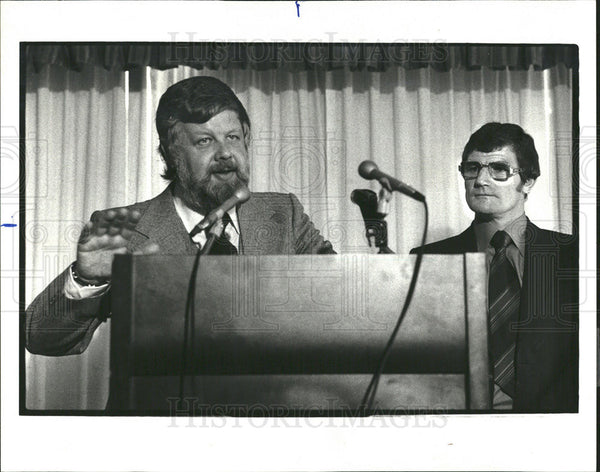 1977 Press Photo Clive Toye Malcolm Musgrove - Historic Images