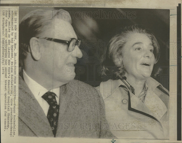 1974 Press Photo Nelson Happy Rockefeller - Historic Images