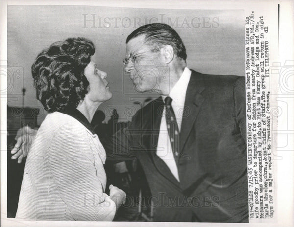 1965 Press Photo Robert McNamara and Wife Goodbye Vietnam Report ...
