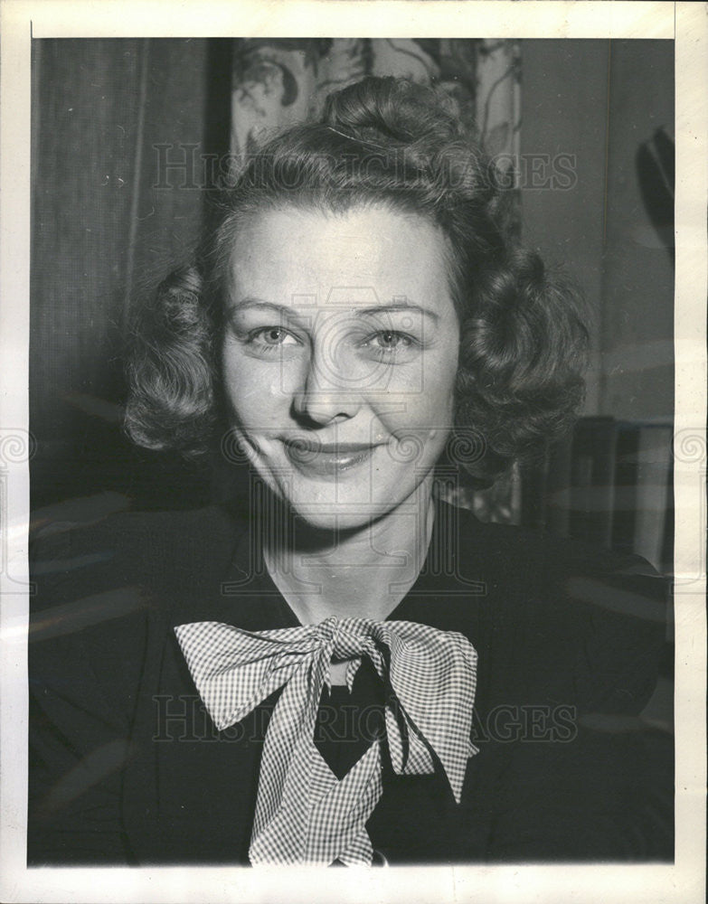 1945 Press Photo Actress Florence Rice In Theater Play "Voice Of The T ...