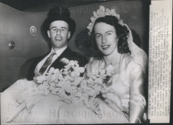 1946 Press Photo Mr. and Mrs. Robert Homans in Car after Wedding ...