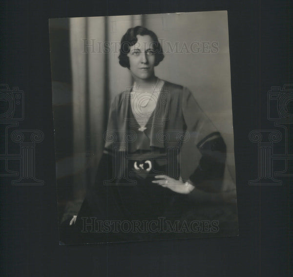 1932 Press Photo Socialite Mrs Telfer MacArthur Portrait - Historic Images