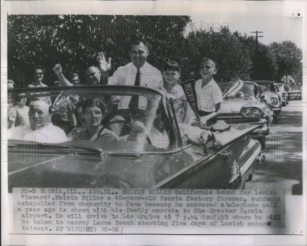 1960 Press Photo Melvin Miller, Peoria Factory Foreman En Route With F ...