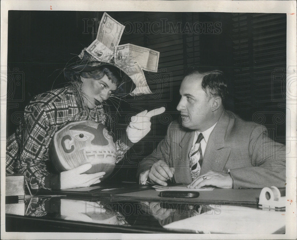 1950 Press PhotoFran Marciszewski as "Scare Inflation" Ordering Arnold ...
