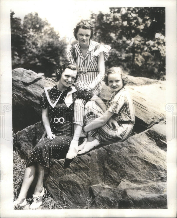 Press Photo pickens sister actors - Historic Images
