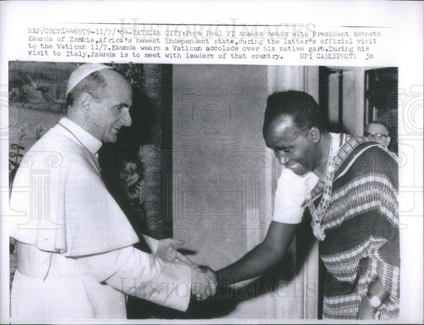 1964 Press Photo pope paul vi shakes hands with President Kenneth kaun ...